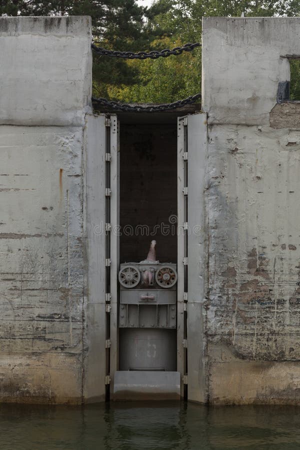 Floating Eye is a Movable Mooring Device Used in Locks for Fixing Ships ...