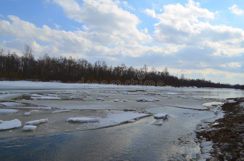 Floating of Ice on the River Stock Photo - Image of freezing, loch ...