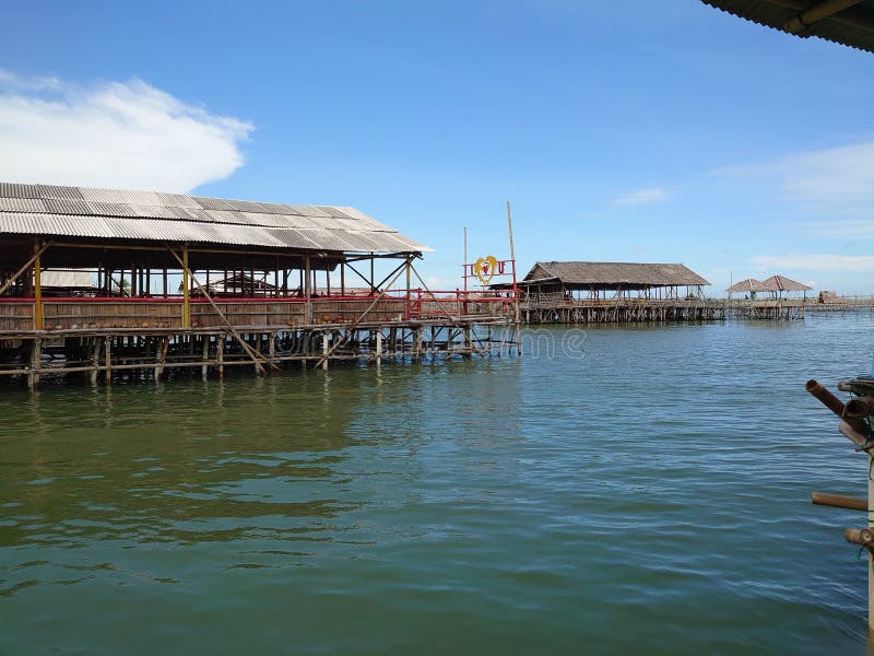 Floating market seafood editorial stock photo. Image of walkway - 236488448