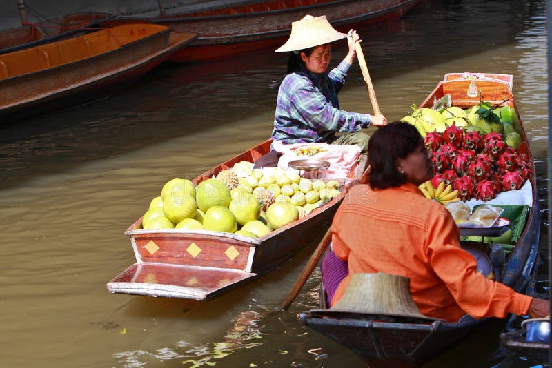 The Famous Floating Market editorial photography. Image of small ...