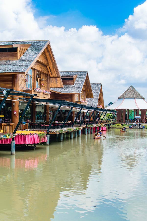 Floating market editorial stock photo. Image of market - 50513333