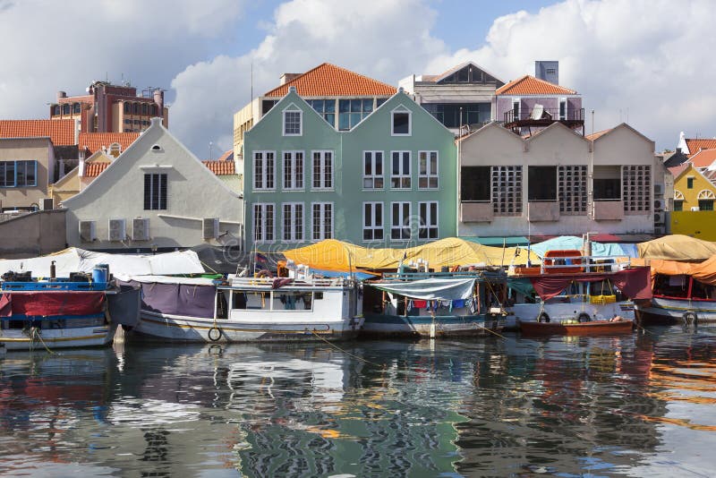 Floating Market in Willemstad Stock Photo - Image of boats, colorful ...
