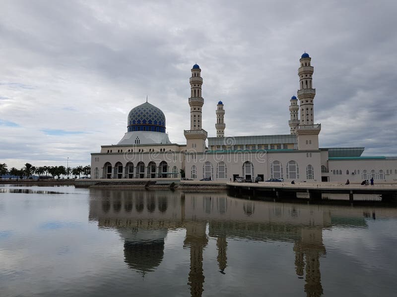Kota Kinabalu Floating Mosque Stock Photo - Image of malaysia, muslim ...