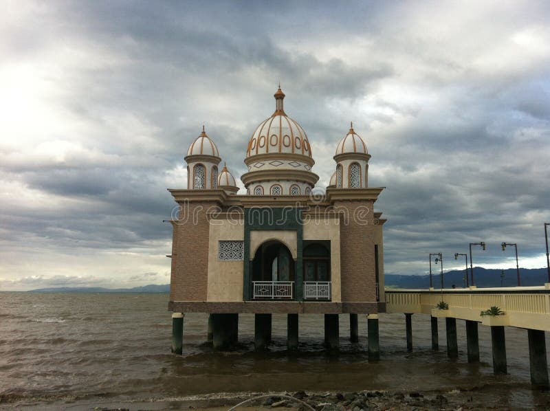 Floating Mosque Palu Abandoned after Tsunami Stock Image - Image of ...