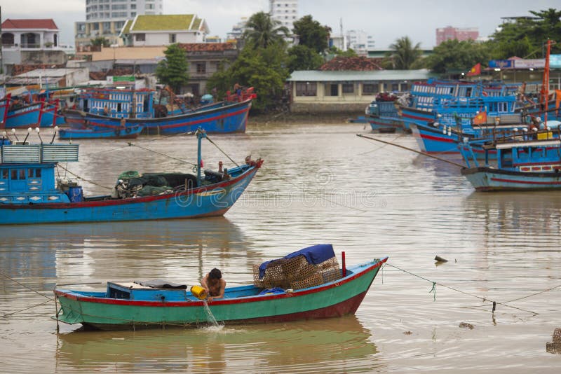 Floating Village in Halong Bay, Editorial Image - Image of lake, karst ...