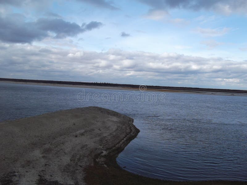 Flod arkivfoto. Bild av flöde, skog, harmoni, bakgrund - 90842484