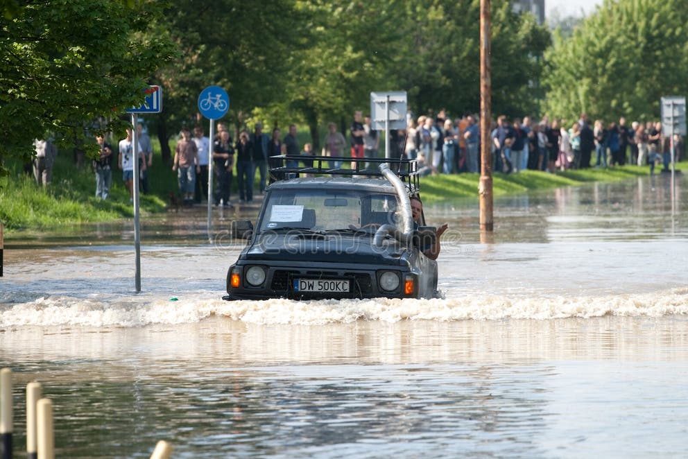 Flood in Wroclaw, Kozanow 2010 Editorial Image - Image of condition ...