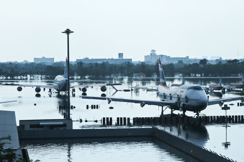 Flooded airplanes editorial photo. Image of thailand - 22037571