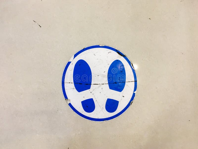 Floor Sticker Sign with Foot Print for Practicing Social Distancing ...