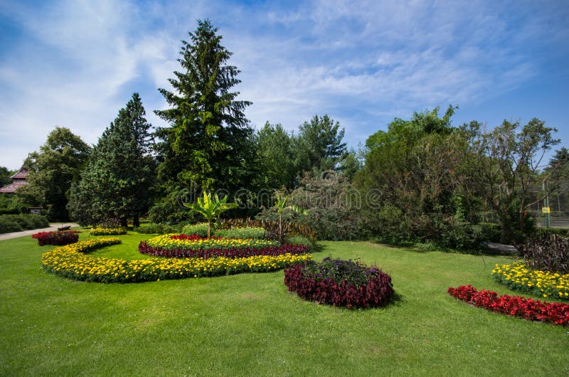 Flower Bed in Formal Garden Stock Image - Image of beautiful, plant ...