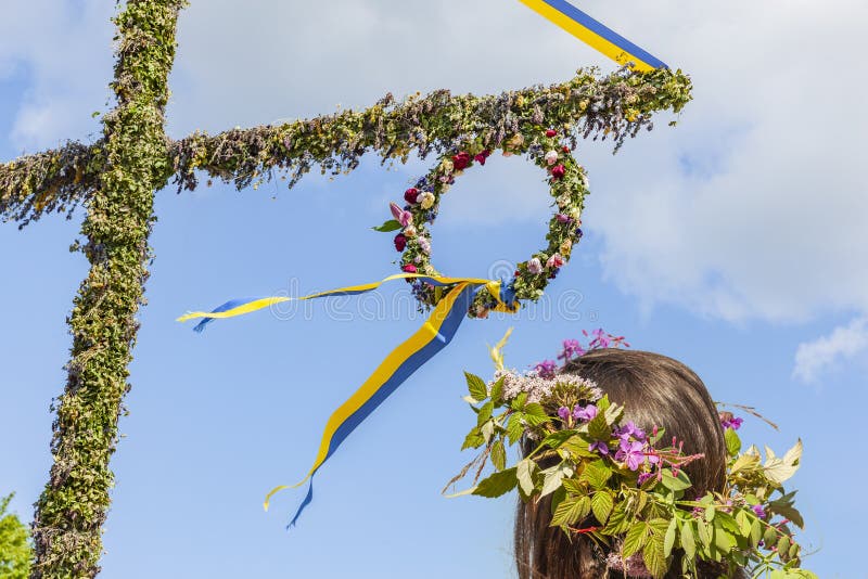 Flower wreath at midsummer stock image. Image of bloom - 183181353