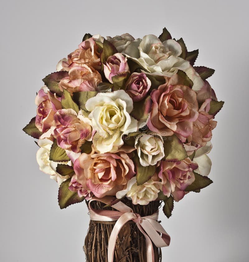 Flores de seda imagen de archivo. Imagen de seda, flores - 12728611