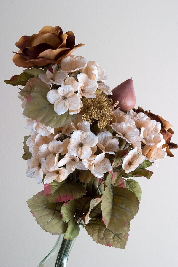 Flores de seda imagen de archivo. Imagen de pétalos, arte - 432291