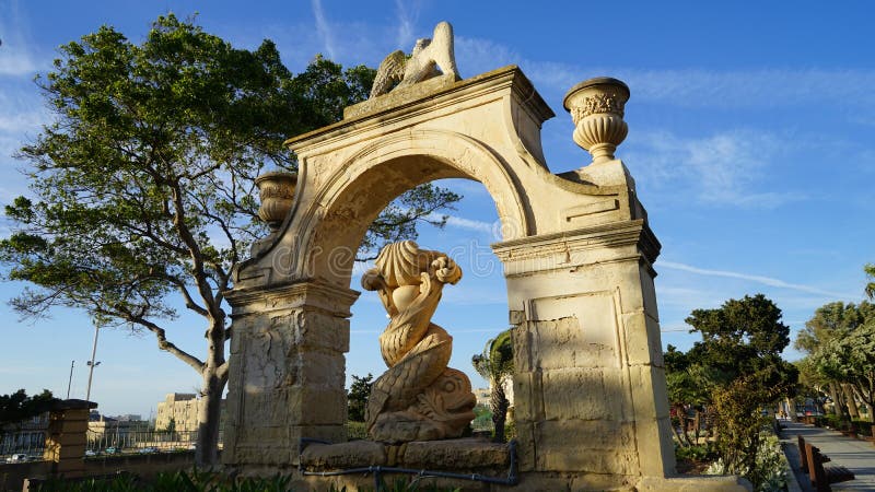 Floriana, DES Bombes Ou Floriana Gate De Malta - De Porte a Valletta ...