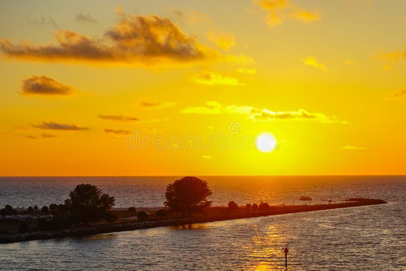 Florida tampa beach sunset stock image. Image of orlando - 71097791