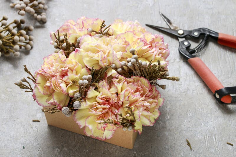 Florist at Work: How To Make Box with Flowers, Step by Step, Tutorial ...