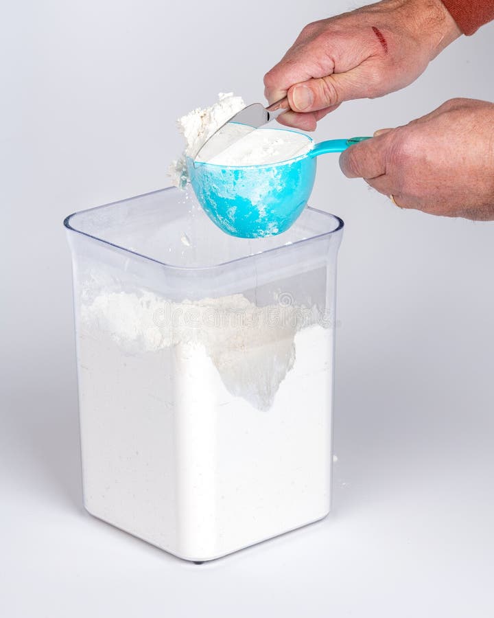 Best way to measure flour stock photo. Image of scoop - 266511128