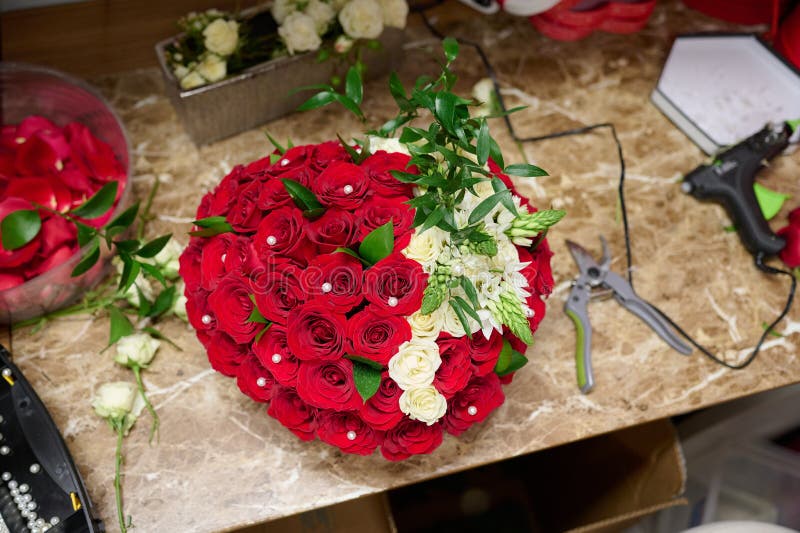 Flower Box with Red Roses and White Flowers on the Table, Flower Box ...