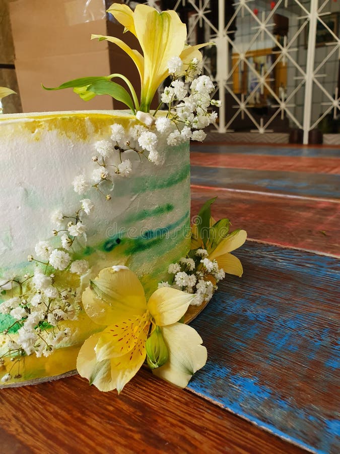 Flower buttercream cake stock photo. Image of cake, food - 170906560