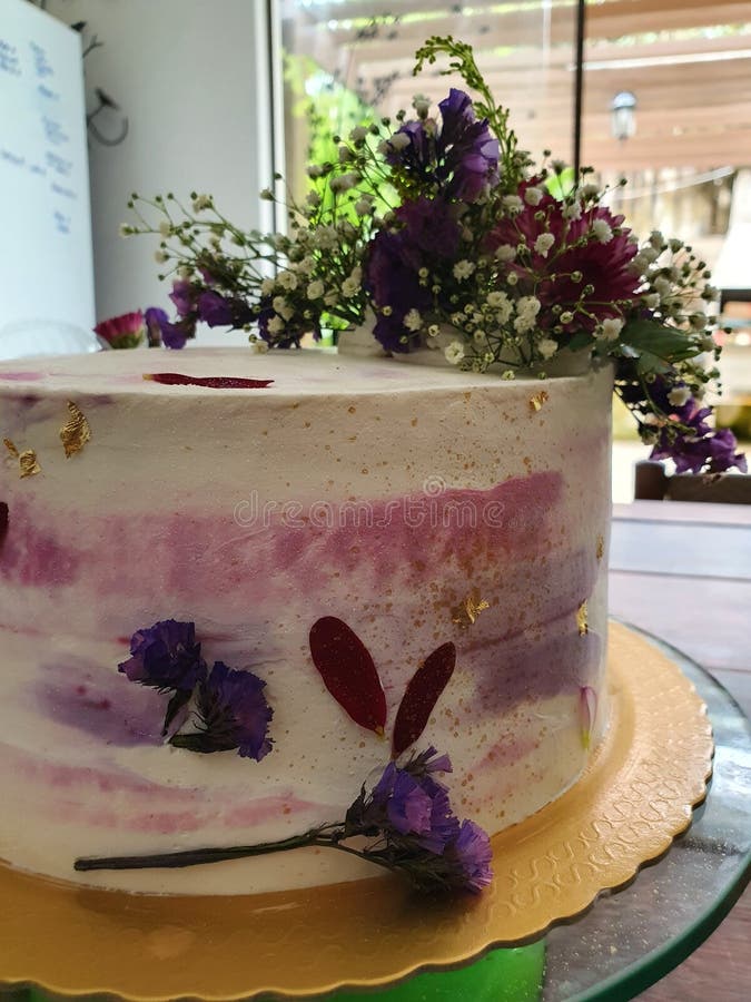 Flower and Buttercream Cake Stock Photo - Image of party, produce ...