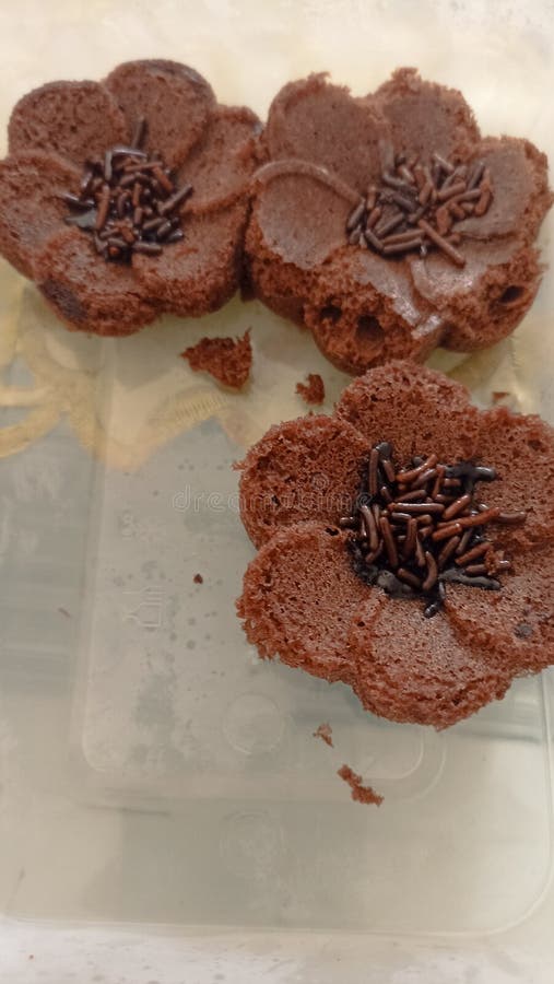 Flower Cake with Meises on Plate Stock Photo - Image of meises, plate ...