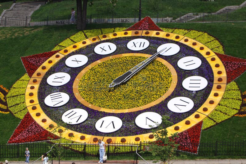 Flower clocks in Kyiv editorial photography. Image of kiev - 19736917