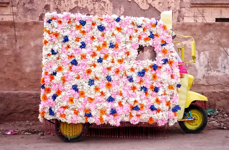 Flower Decorated Bridal Auto Rickshaw Stock Image - Image of rickshaw ...