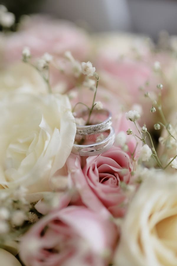 Flower engagement ring stock image. Image of concept - 210367263