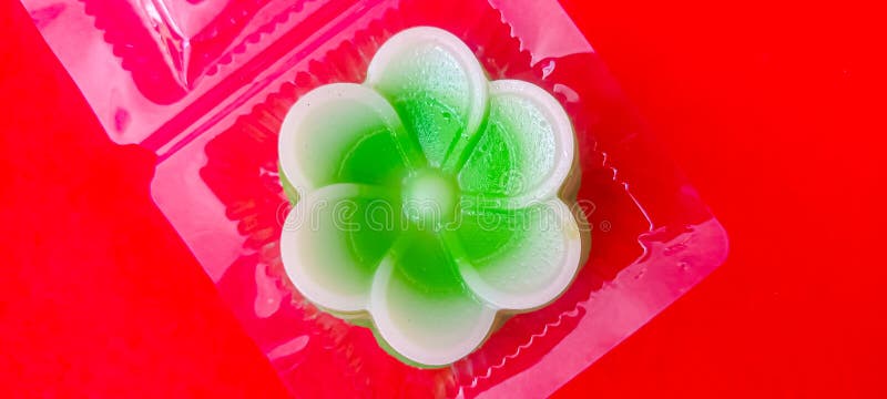 Flower Layer Cake Snacks, Used As Snacks for Office Activities Stock ...