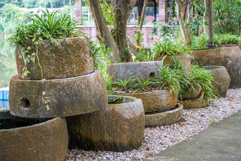 Flower Pots and Boulevards Decorated with Crock Pots and Stone ...