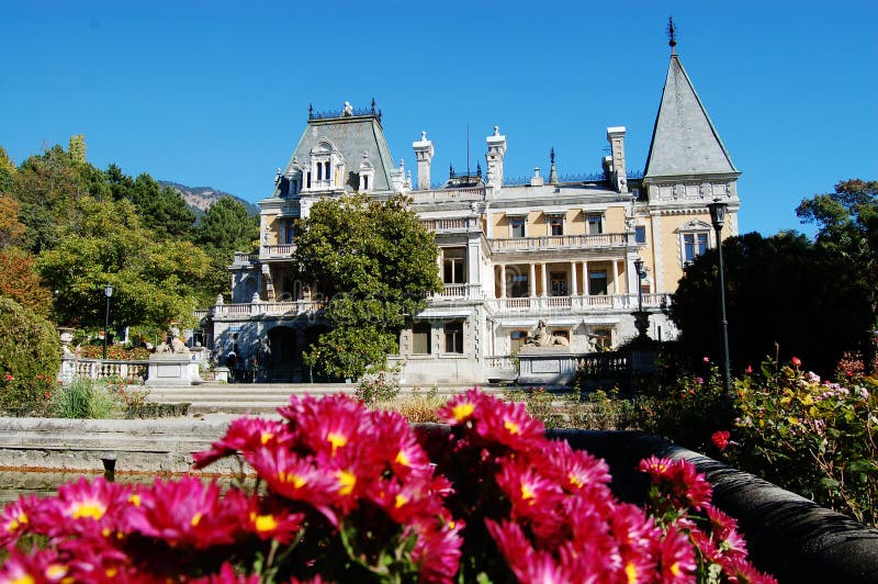 Flowers and castle stock image. Image of landmark, flowers - 21363067