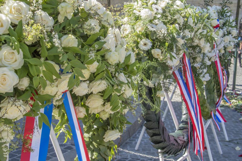 Flowers at the Remembrance of the Dead Statue at Amsterdam the ...