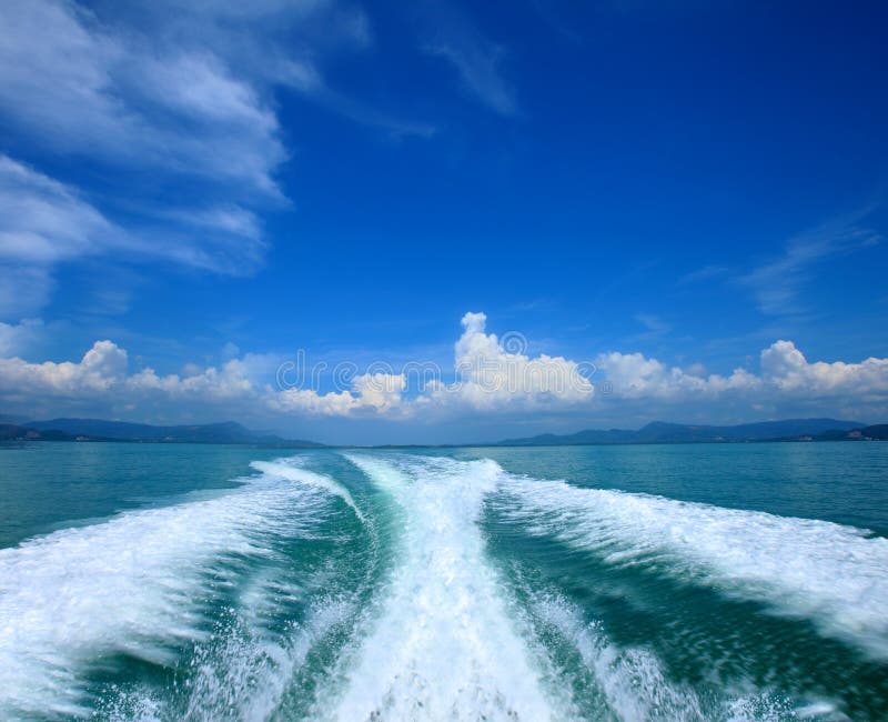 Moving ocean waves stock photo. Image of ocean, beach - 21885356