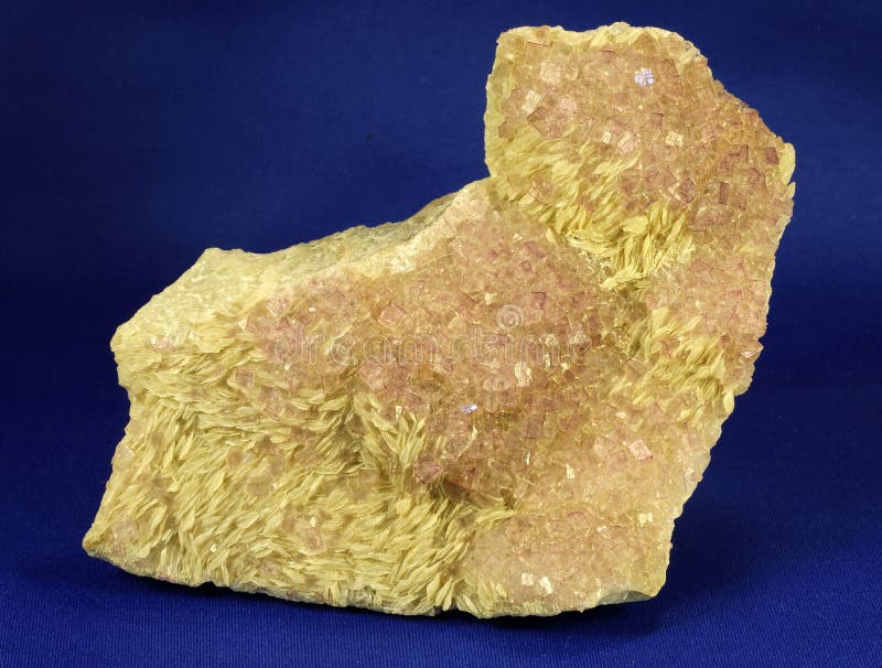 Fluoriet En Baryte-Specimen Stock Afbeelding - Image of blades ...