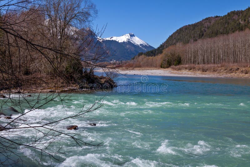 Lech-Fluss in Den Bayerischen Alpen, Deutschland Stockfoto - Bild von ...