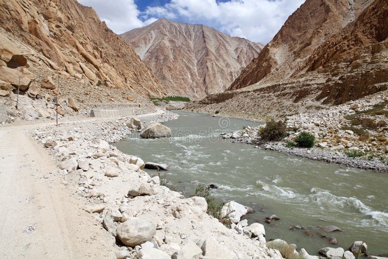 Indus-Tal stockfoto. Bild von kurven, kurve, aktuell - 22699046