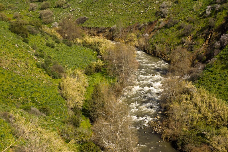 Jordan River an Diesem Ort Der Taufe Von Jesus Christ Stockfoto - Bild ...