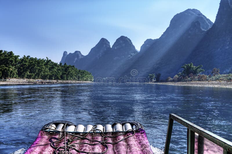 Fluss-Reiseflug China-Guilin Li Stockfoto - Bild von rollen, bambus ...