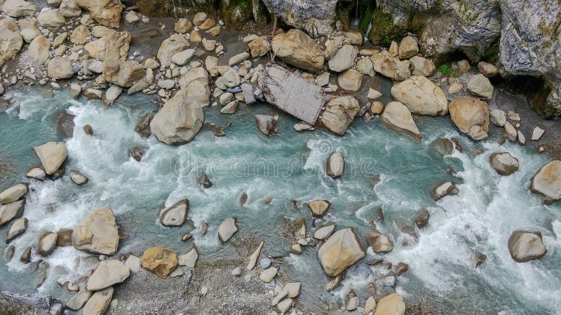 Flusso di acqua immagine stock. Immagine di grande, gola - 133773029