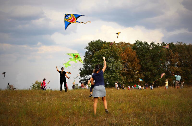 Fly a kite editorial photography. Image of activity - 140693592