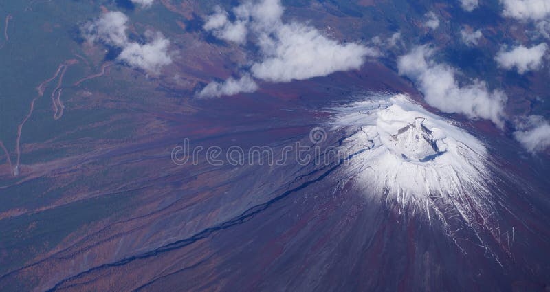 Flyg- Sikt Av Japan Den Mount Fuji Vulkan Arkivfoto - Bild av flyg ...