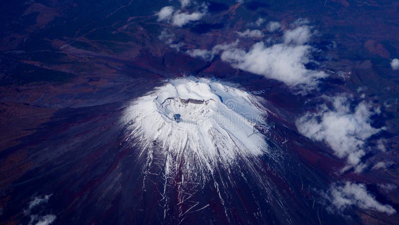 Flyg- Sikt Av Japan Den Mount Fuji Vulkan Arkivfoto - Bild av flyg ...