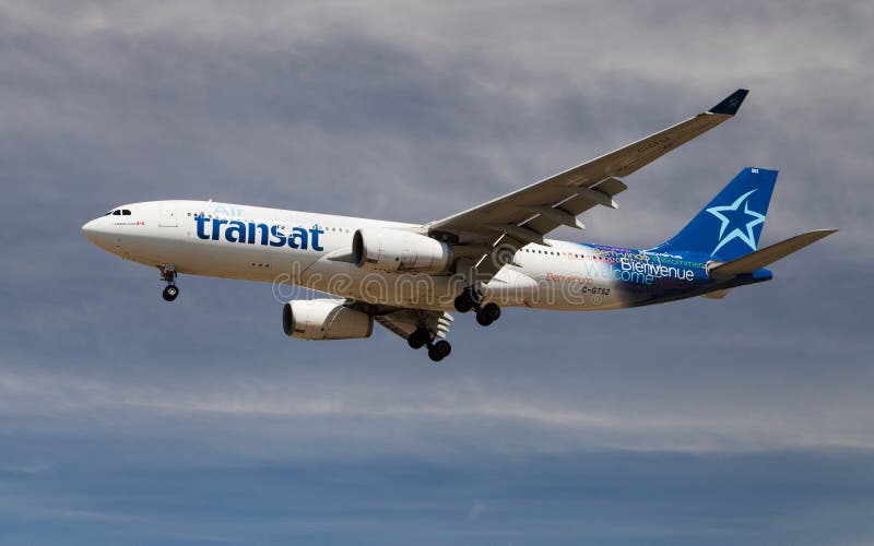 Air Transat Flygbuss A330-200 Front View Redaktionell Foto - Bild av ...