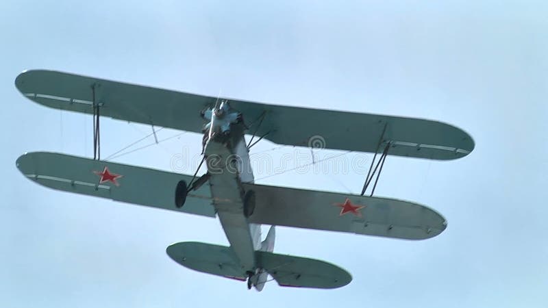 Flying Soviet plane PO-2 stock footage. Video of russian - 136650354