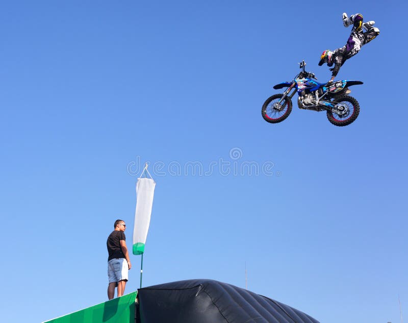 FMX Rider editorial image. Image of freestyle, cross - 25914670