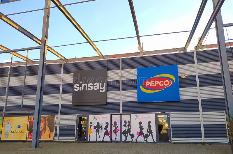 Focsani, Romania - September 12, 2022: the Focsani Mall Editorial Stock ...