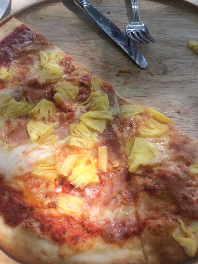 Focus Pan Pizza on the Tray Stock Image - Image of mill, fare: 84237703