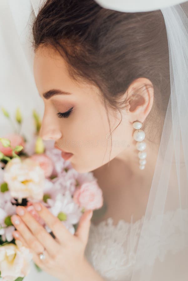 Focus of Young Bride in Pearl Stock Image - Image of flora, attractive ...