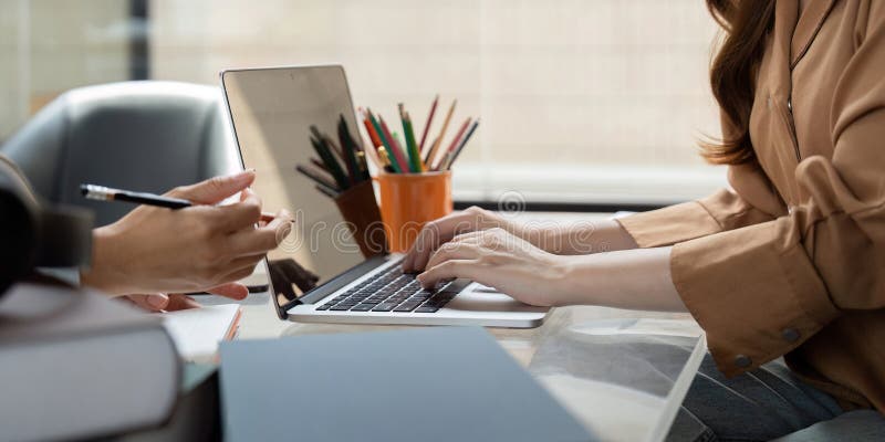 Study Session Collaboration Student Typing Laptop Stock Photos - Free ...