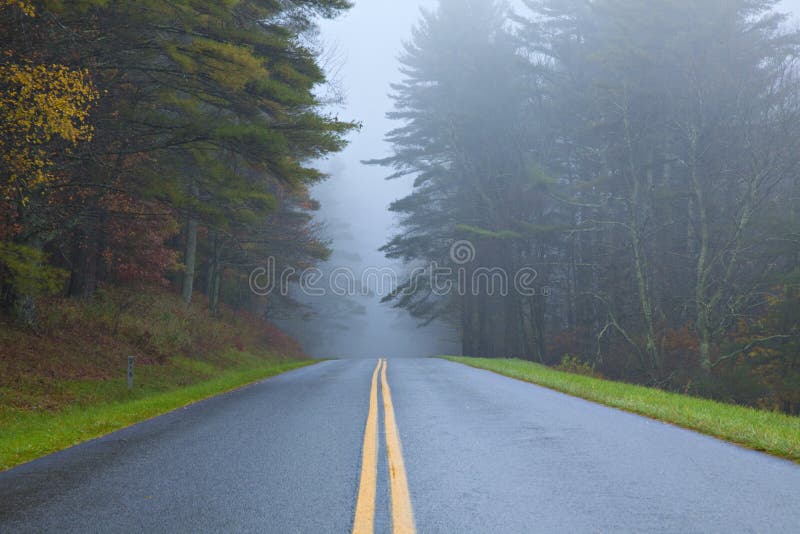 Fog on Blue Ridge Parkway stock image. Image of green - 11596051